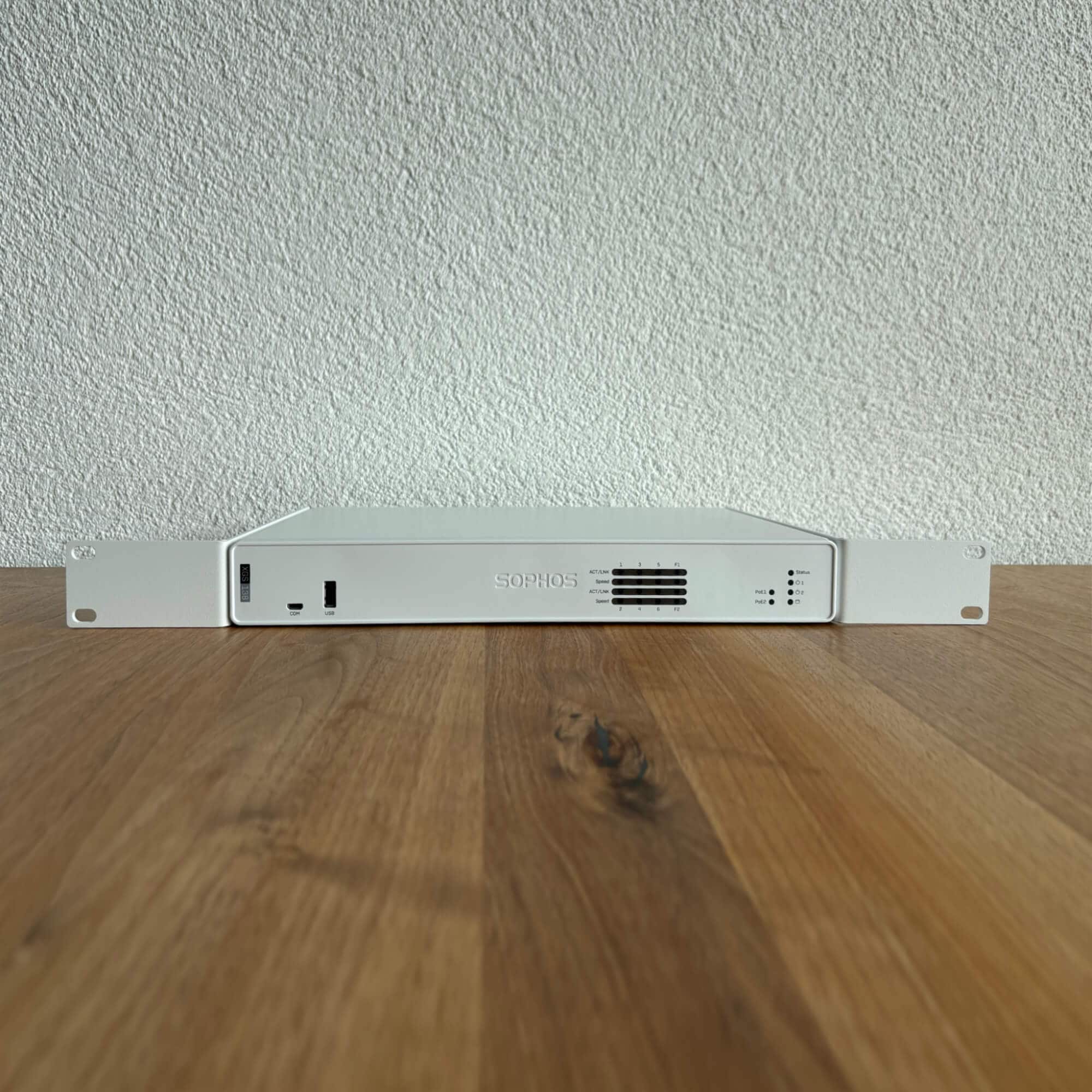 New minimalist rackmount kits for Sophos Firewalls